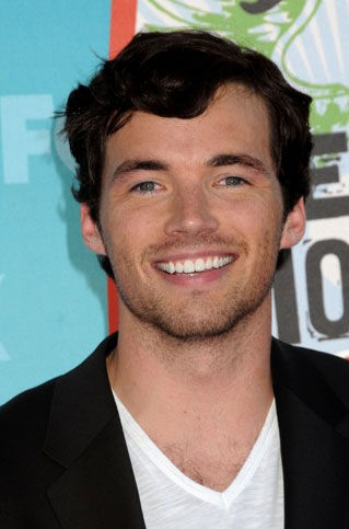 Image of Ian Harding