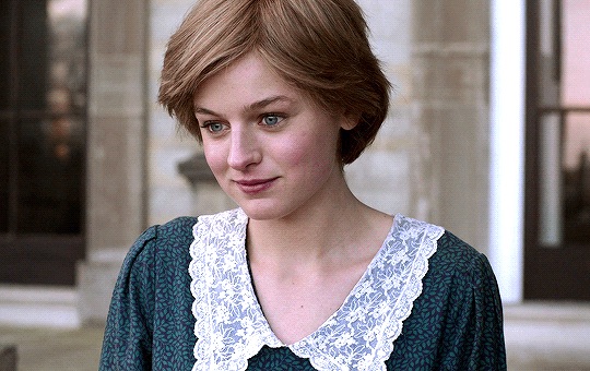 Emma Corrin image