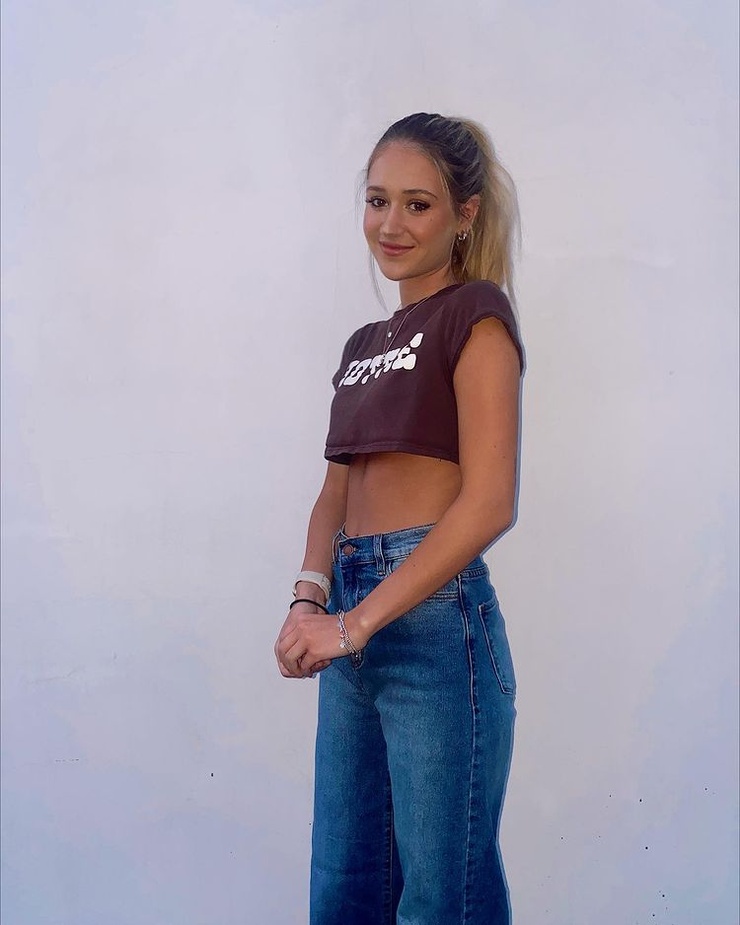 Riley Lewis picture