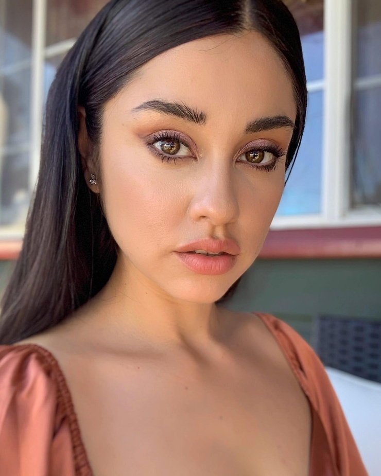 Yvette Monreal image