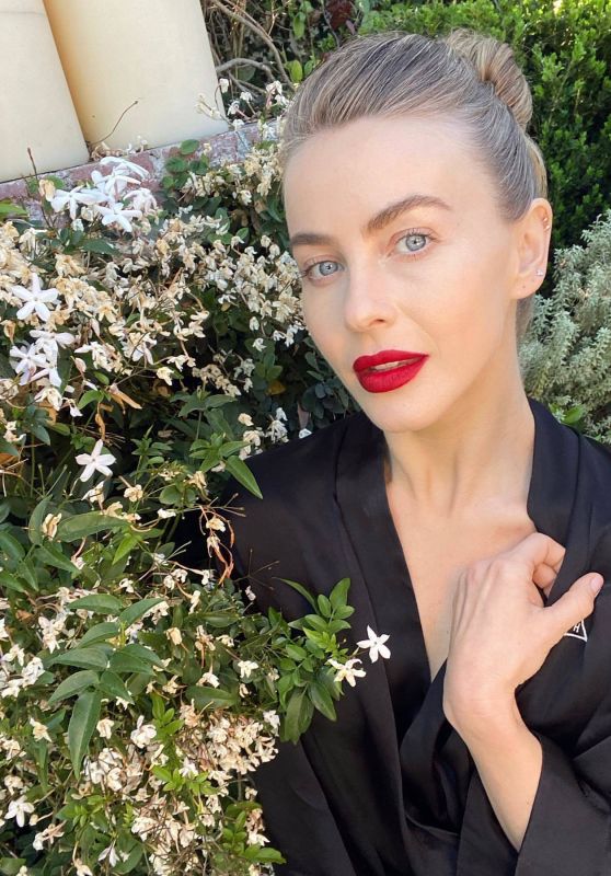 Image of Julianne Hough