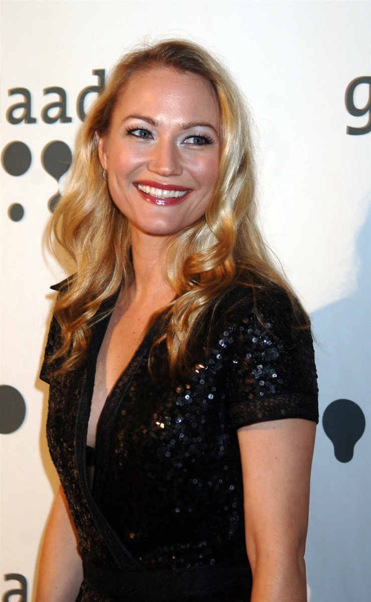 Image of Sarah Wynter