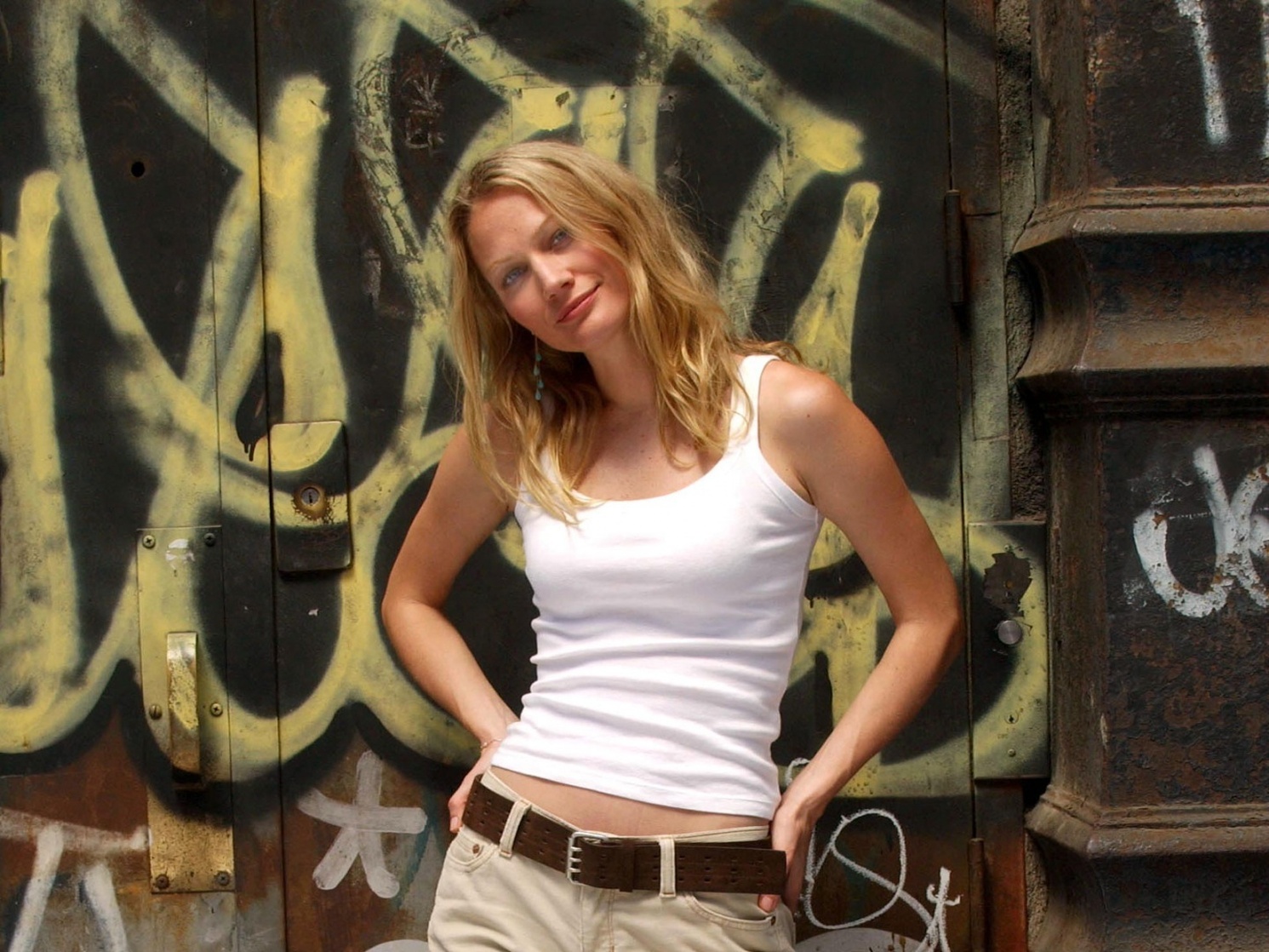 Image of Sarah Wynter