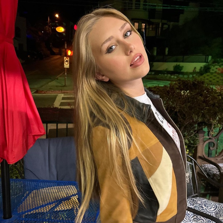 Emily Skinner picture