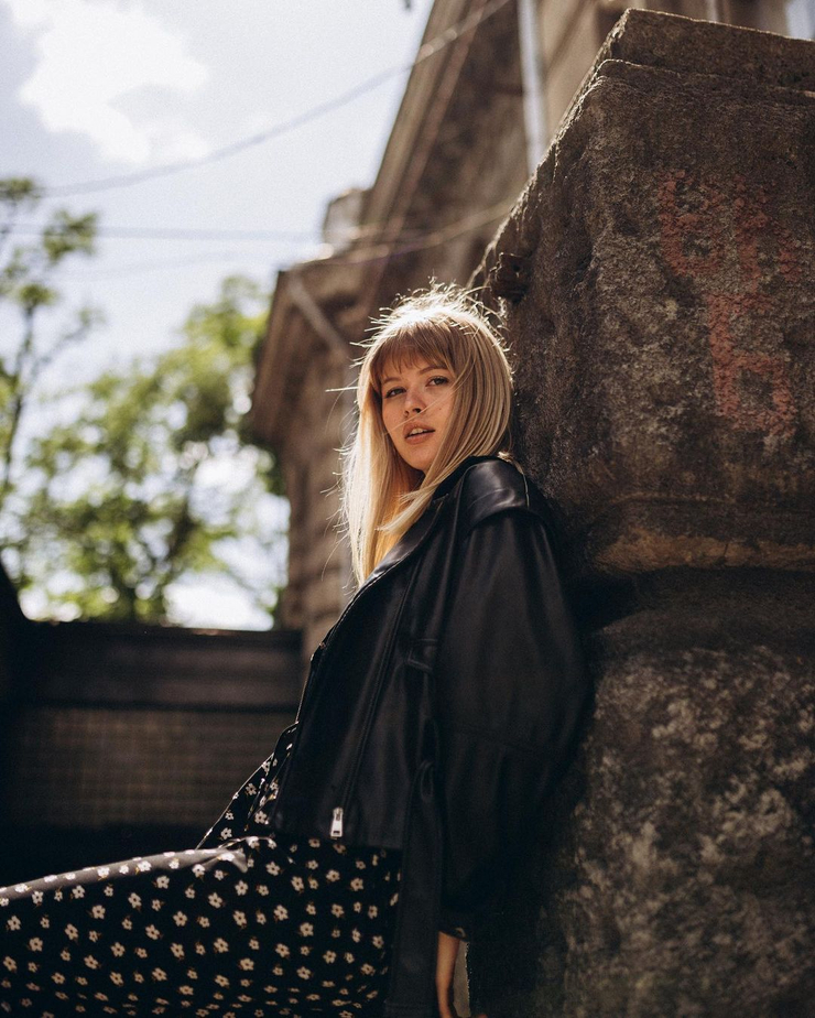 Luna (model) picture