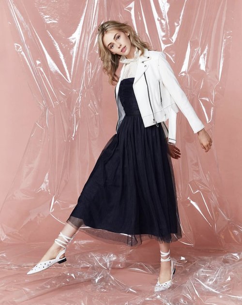 Lauren Smith model image