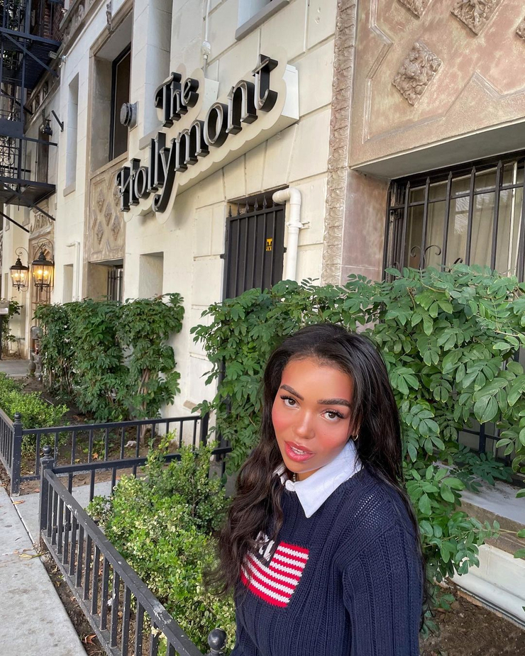 Picture of Daphne Blunt