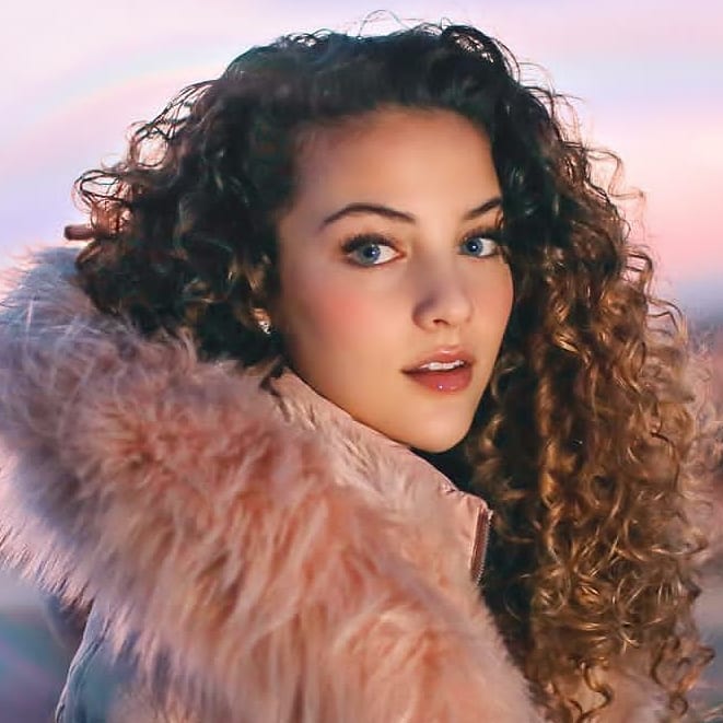 Picture of Sofie Dossi