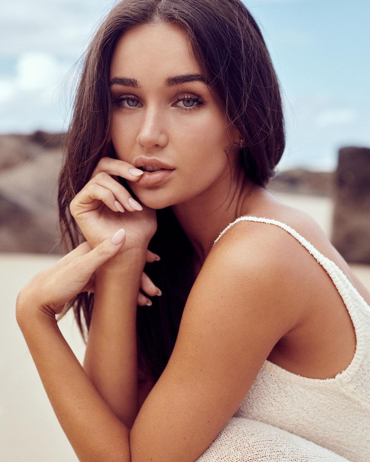 Melanie Britton picture