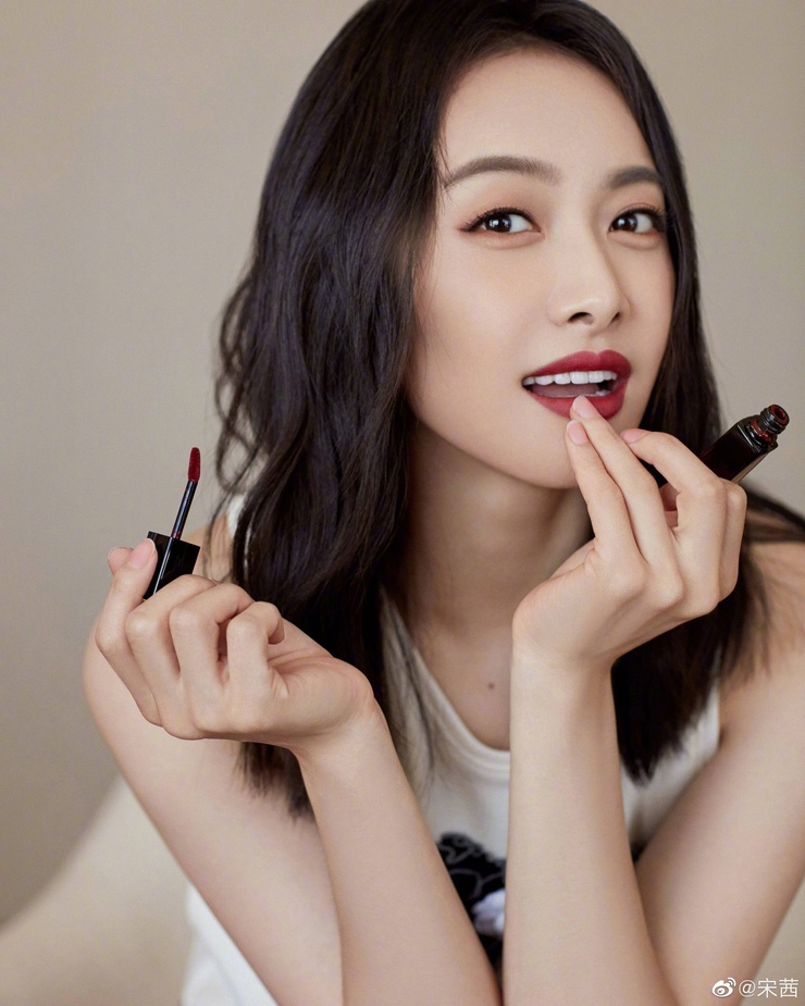 Picture of Victoria Song