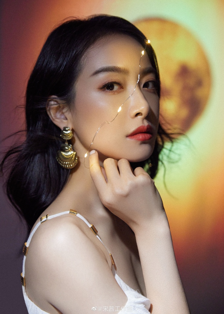 Image of Victoria Song