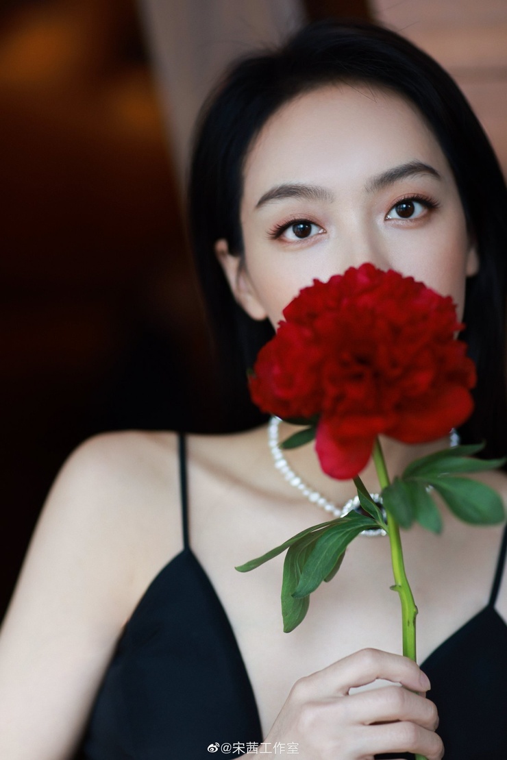 Picture of Victoria Song