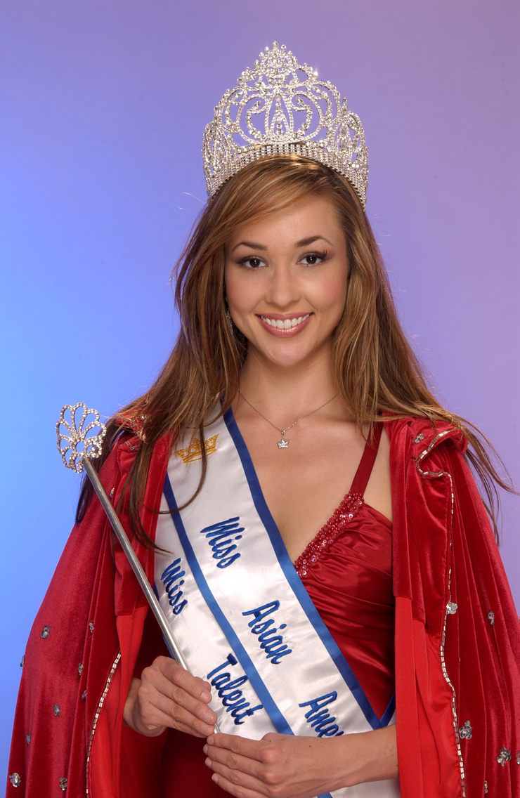 Jennifer Field image