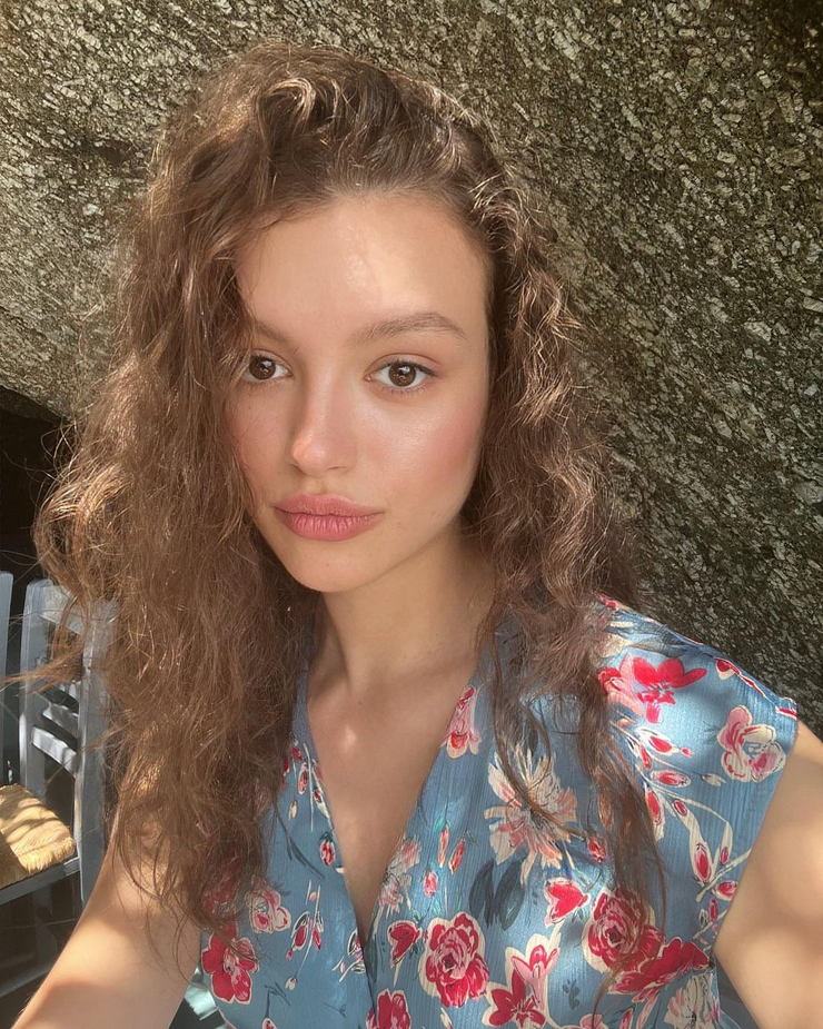 Picture of Alena Rose