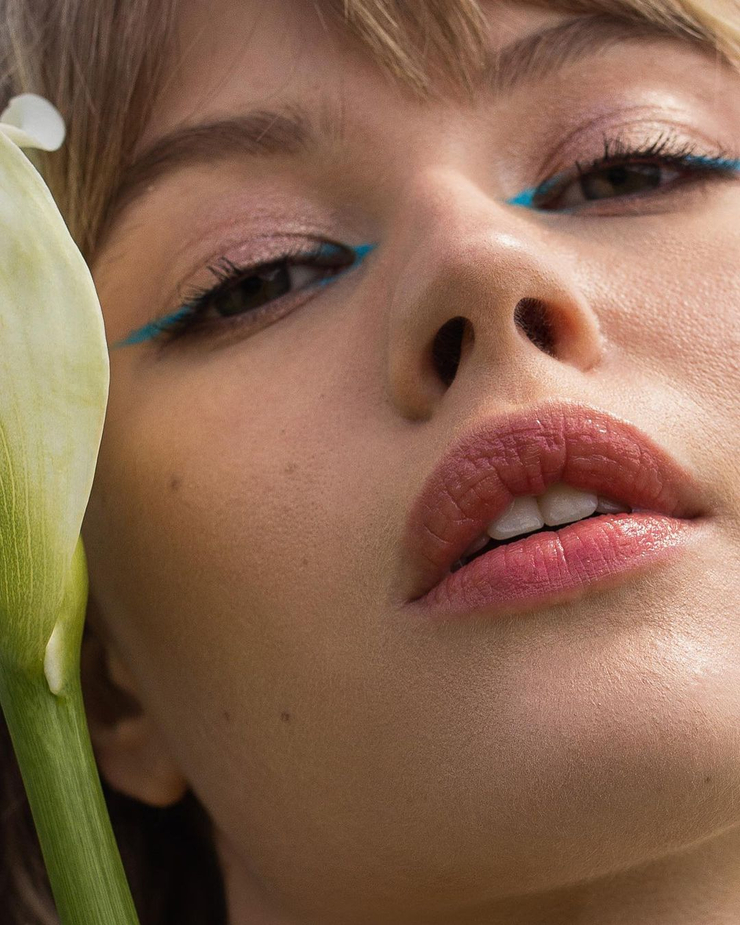 Luna (model) picture