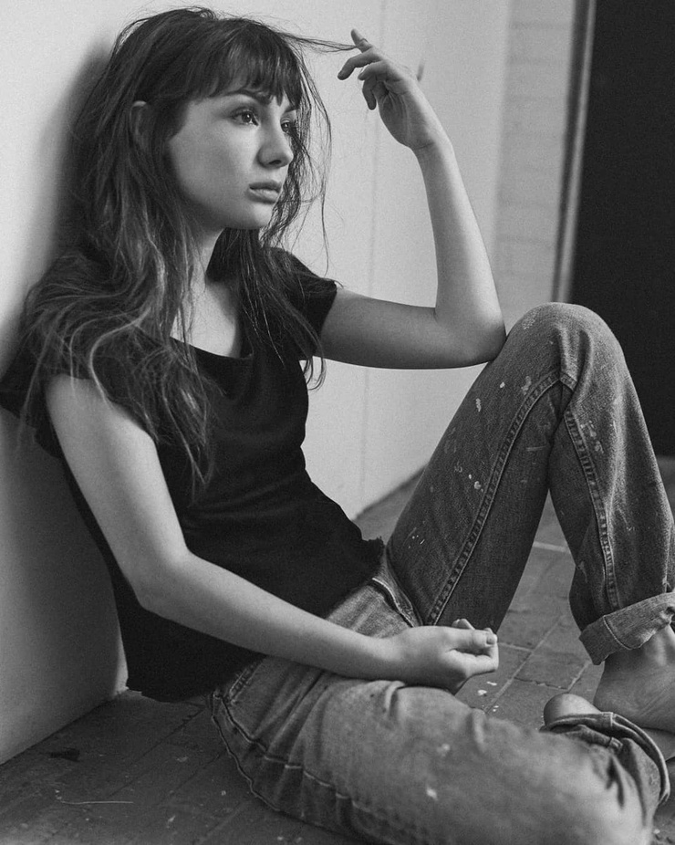 Hannah Marks picture