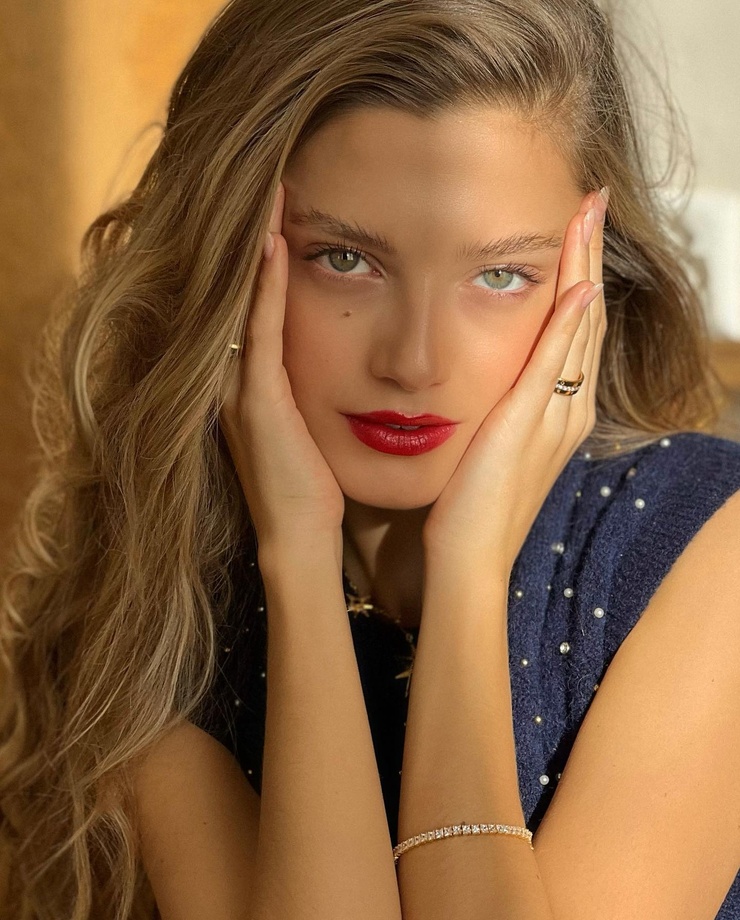 Zoë Pastelle Holthuizen picture