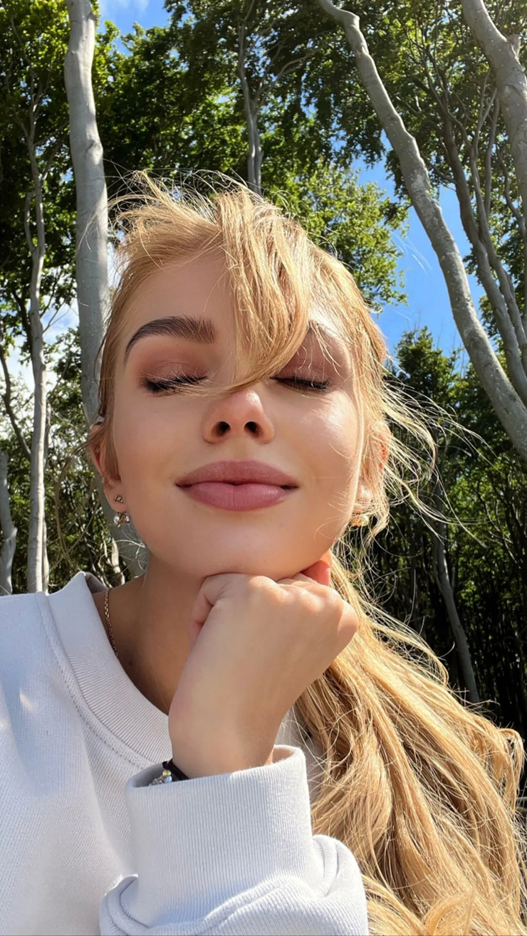 Picture of Alexa Breit