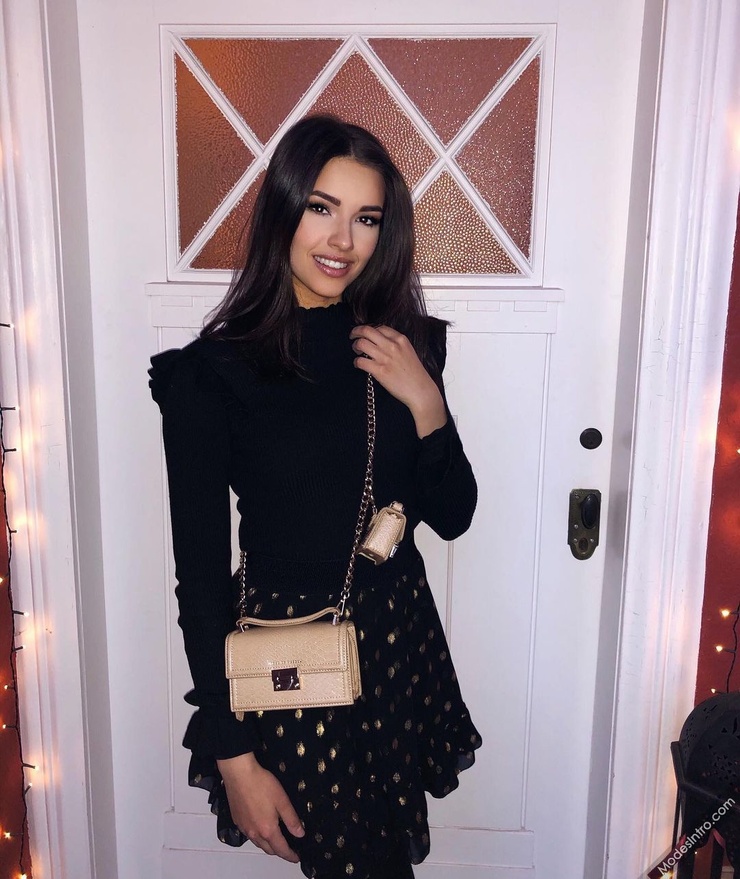 Elena Carlucci picture