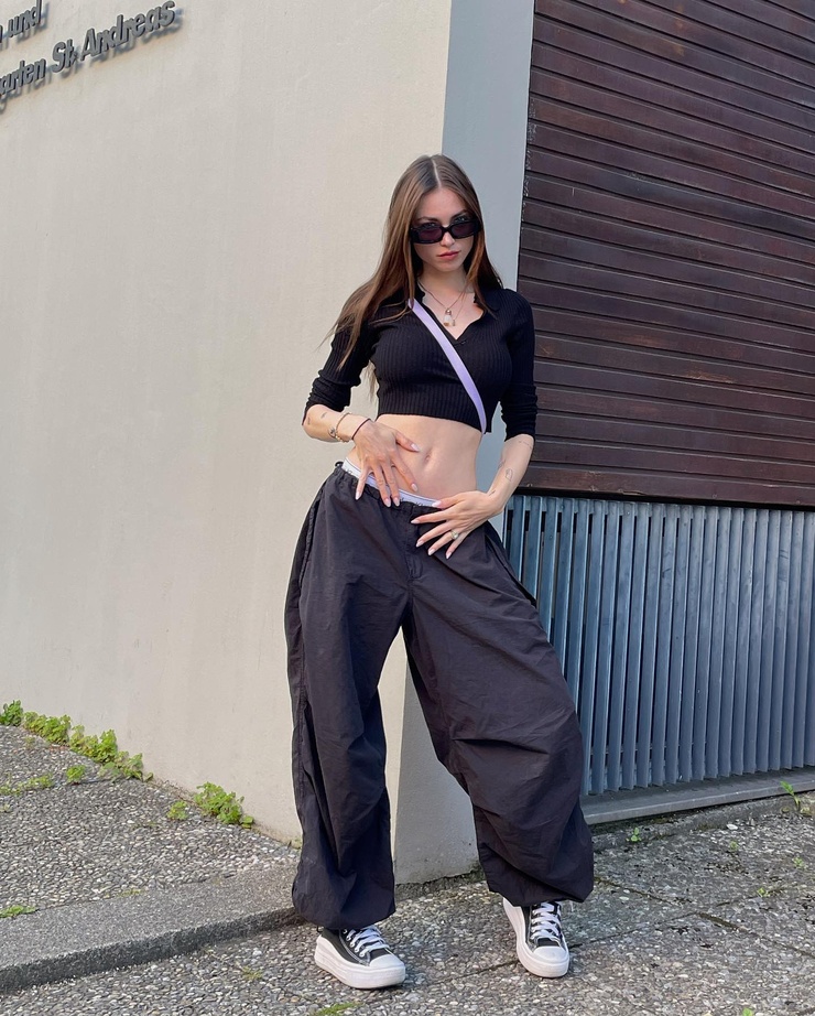 Charleen Weiss image