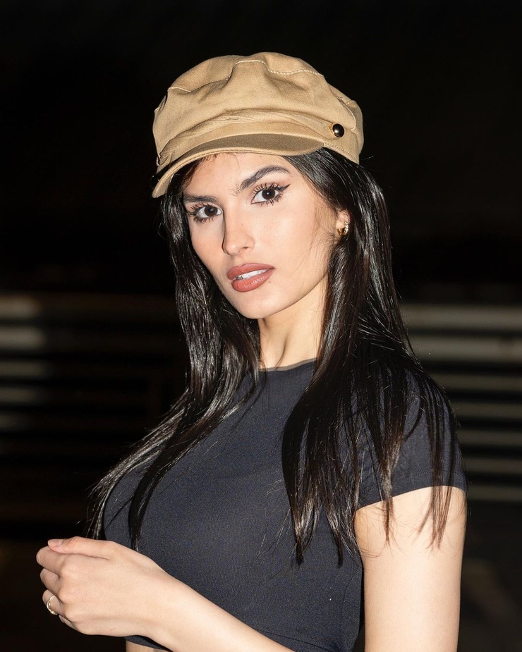 Image of Yael Cohen (model)