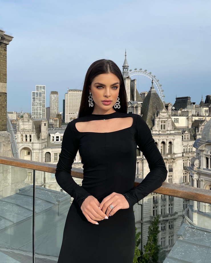 Picture of Nadia Ferreira