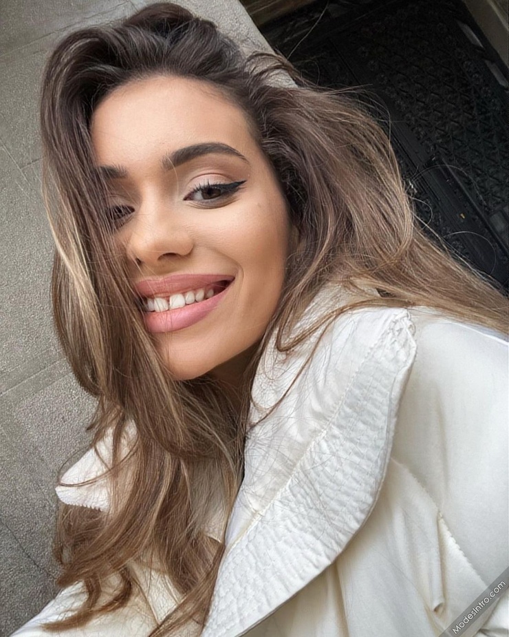 Picture of Alice Stroescu