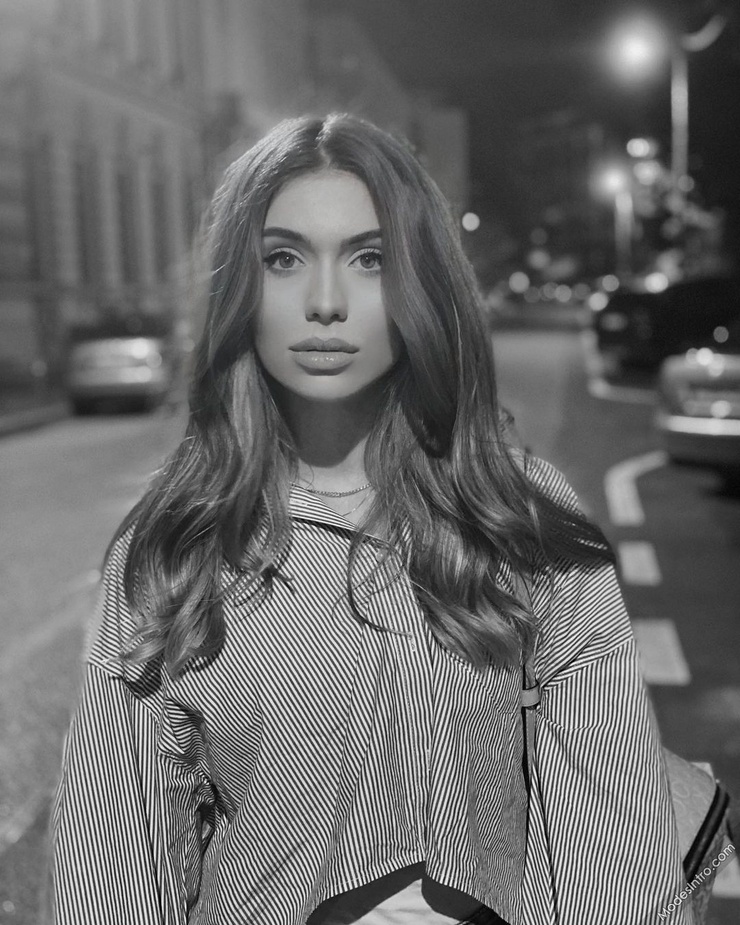 Picture of Alice Stroescu