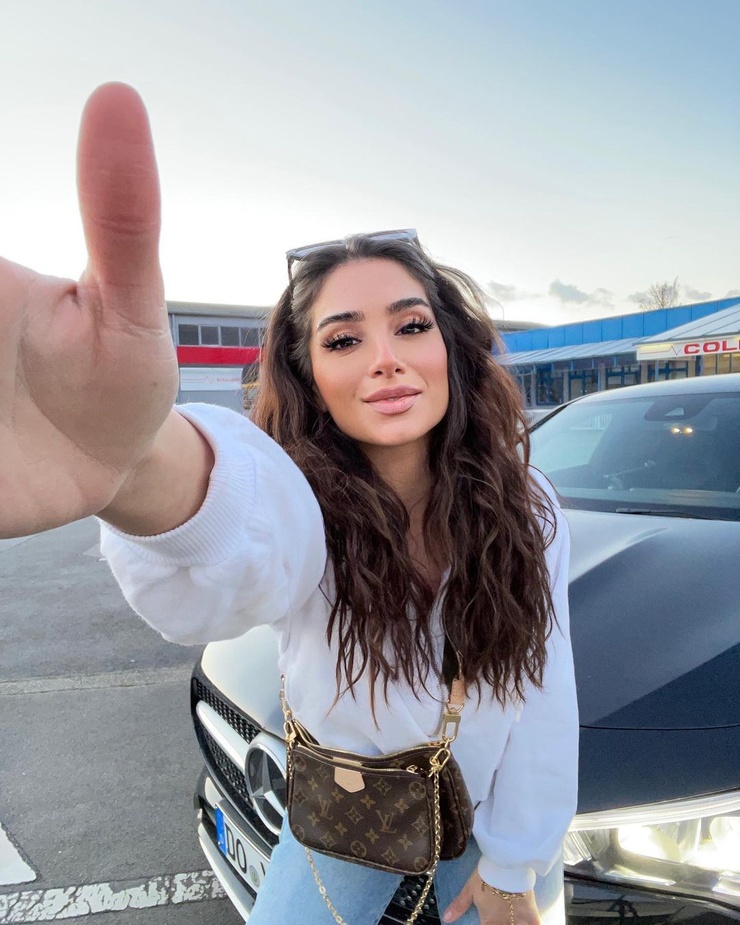 Cemre Felekoglu picture