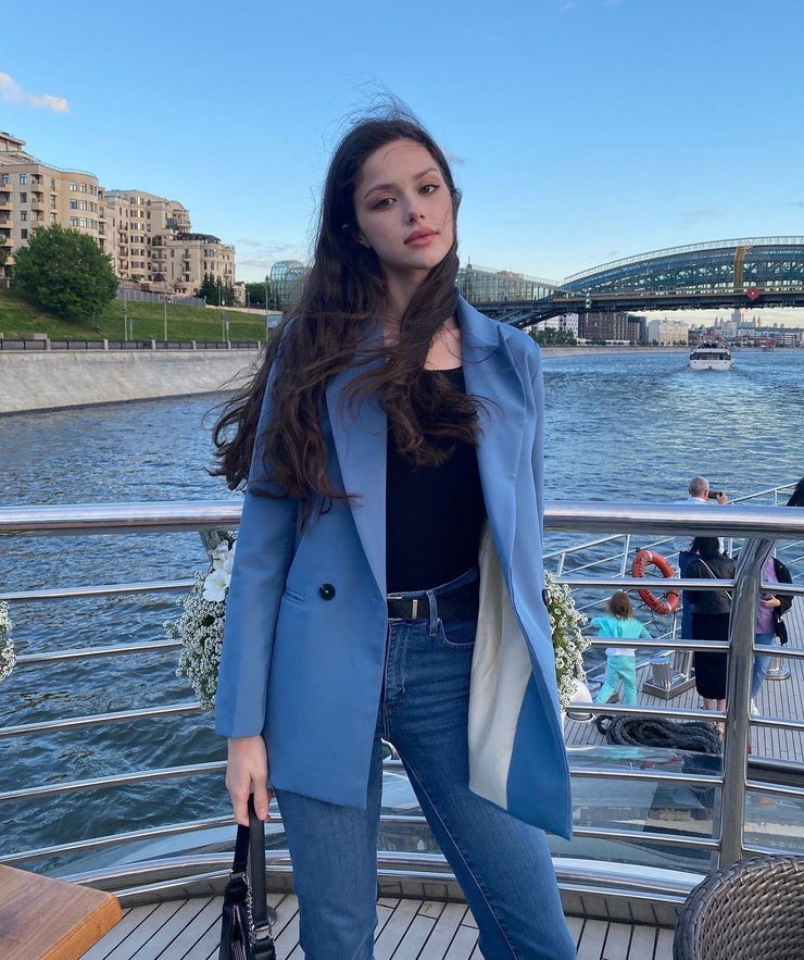 Picture of Lisa Rosh