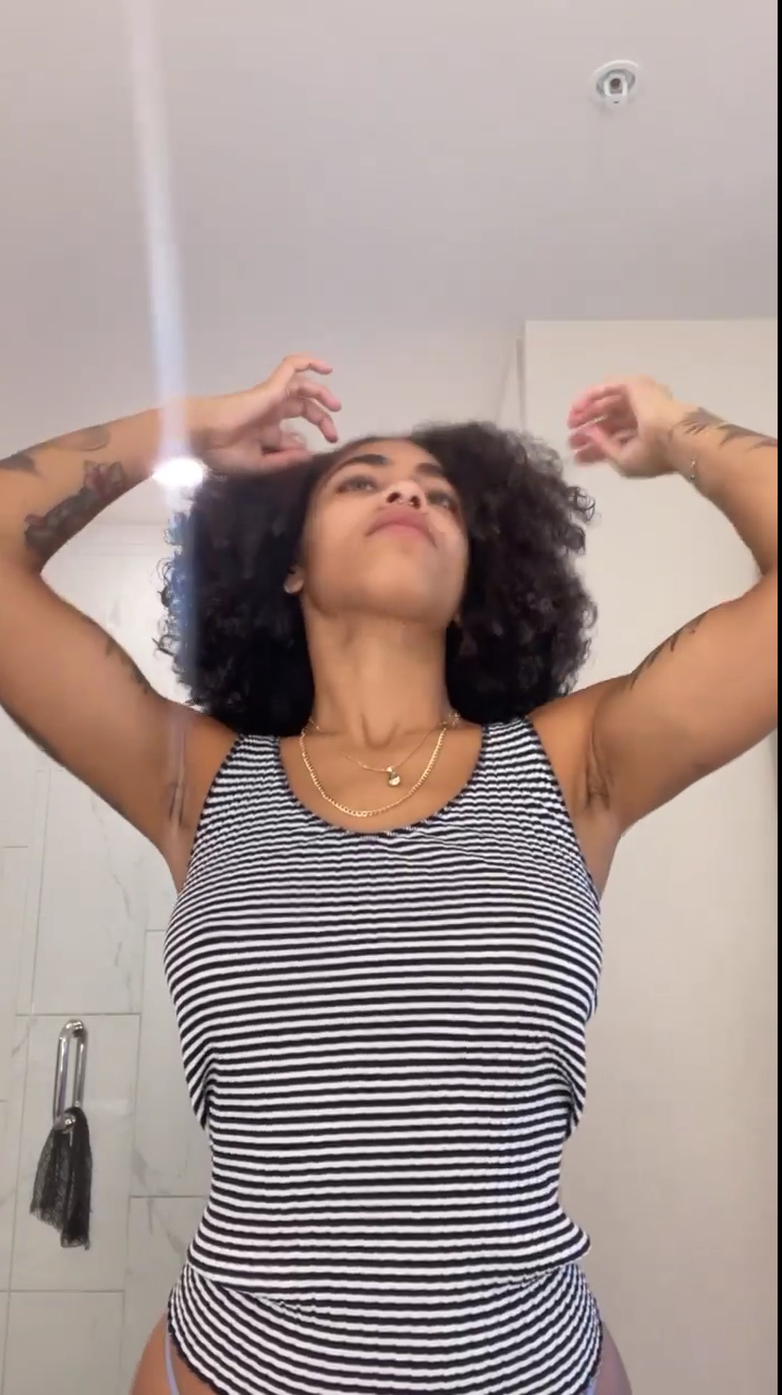 https://popularbio.com/venus-marquez/ picture