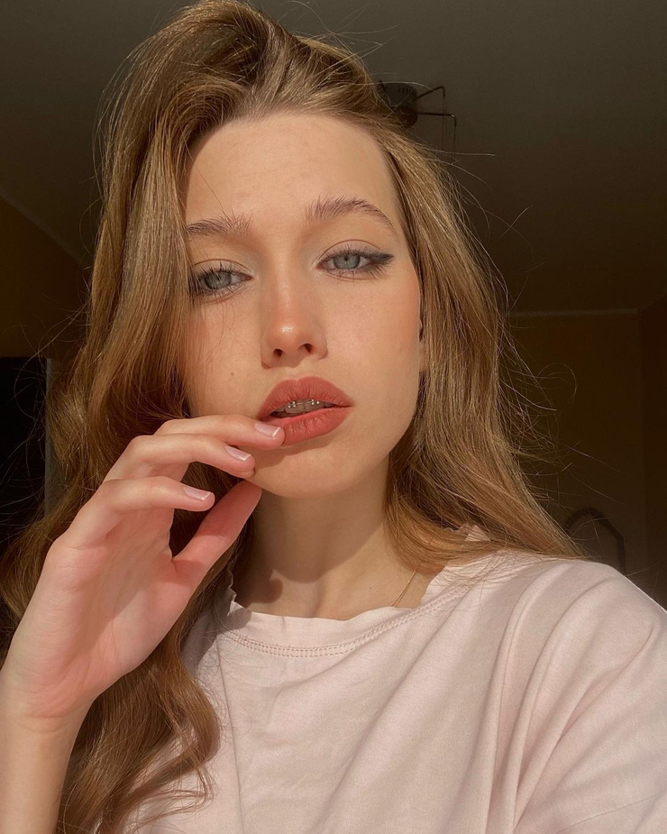 Image of Julia Novikova (model)