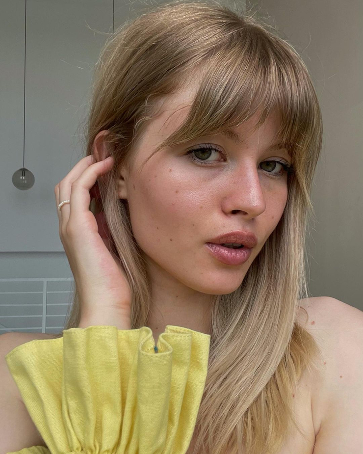 Picture of Luna (model)