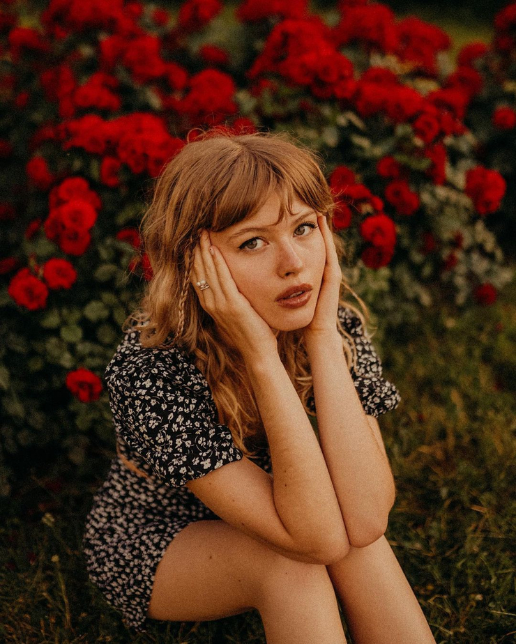 Picture of Luna (model)