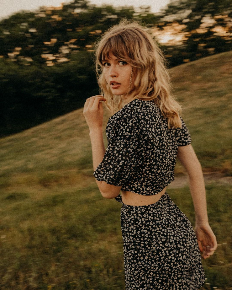 Picture of Luna (model)