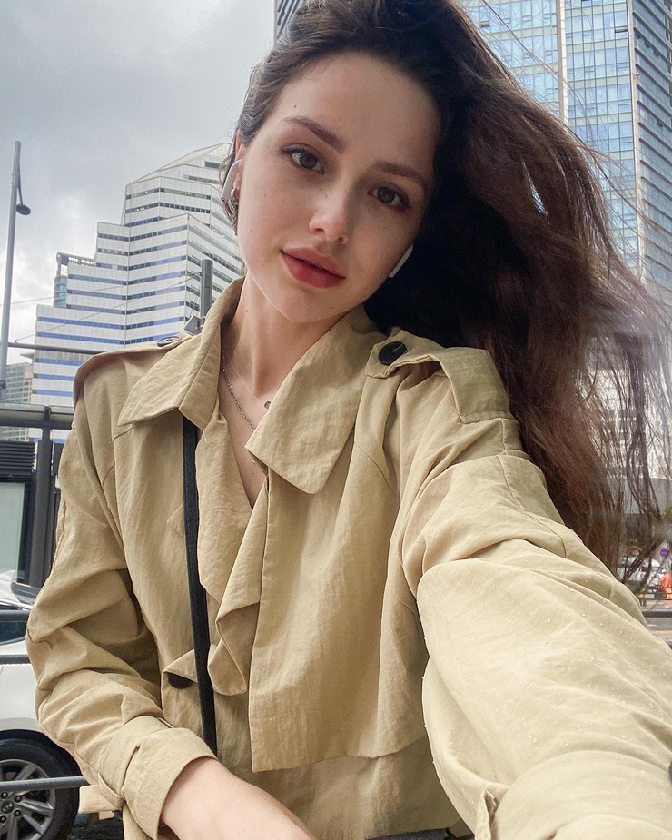 Picture of Lisa Rosh