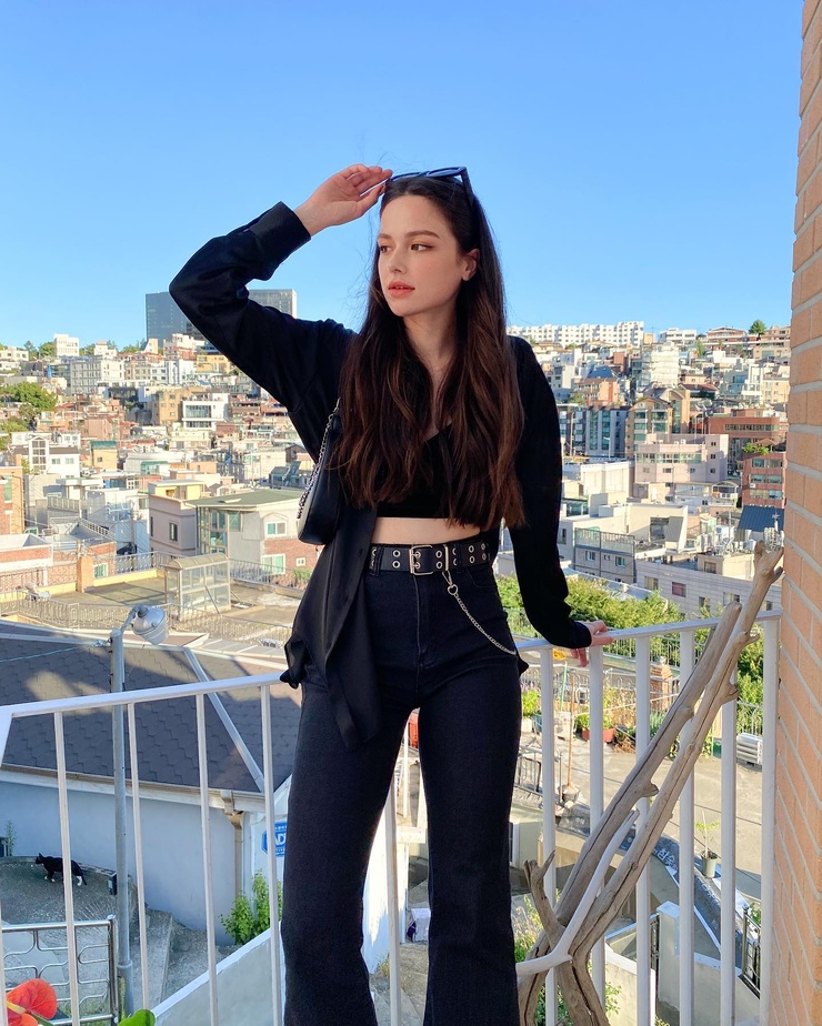 Picture of Lisa Rosh