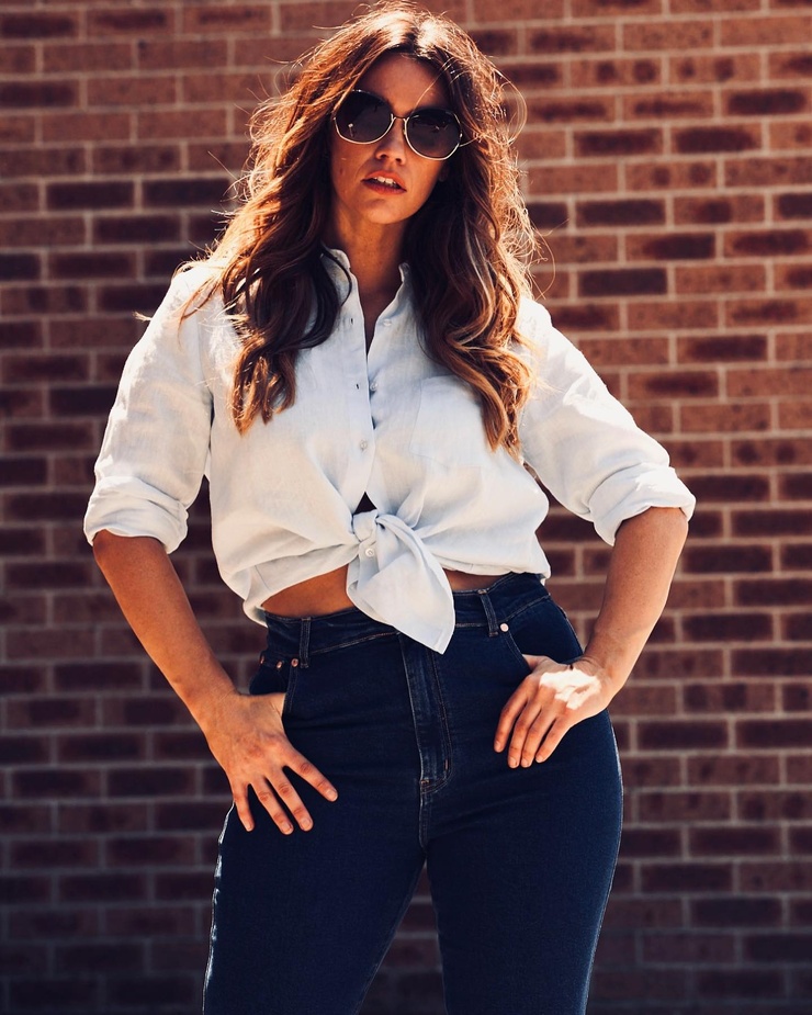 Laura Wells image