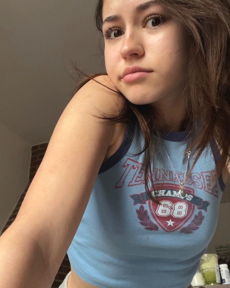 Ava Rose Beaune picture