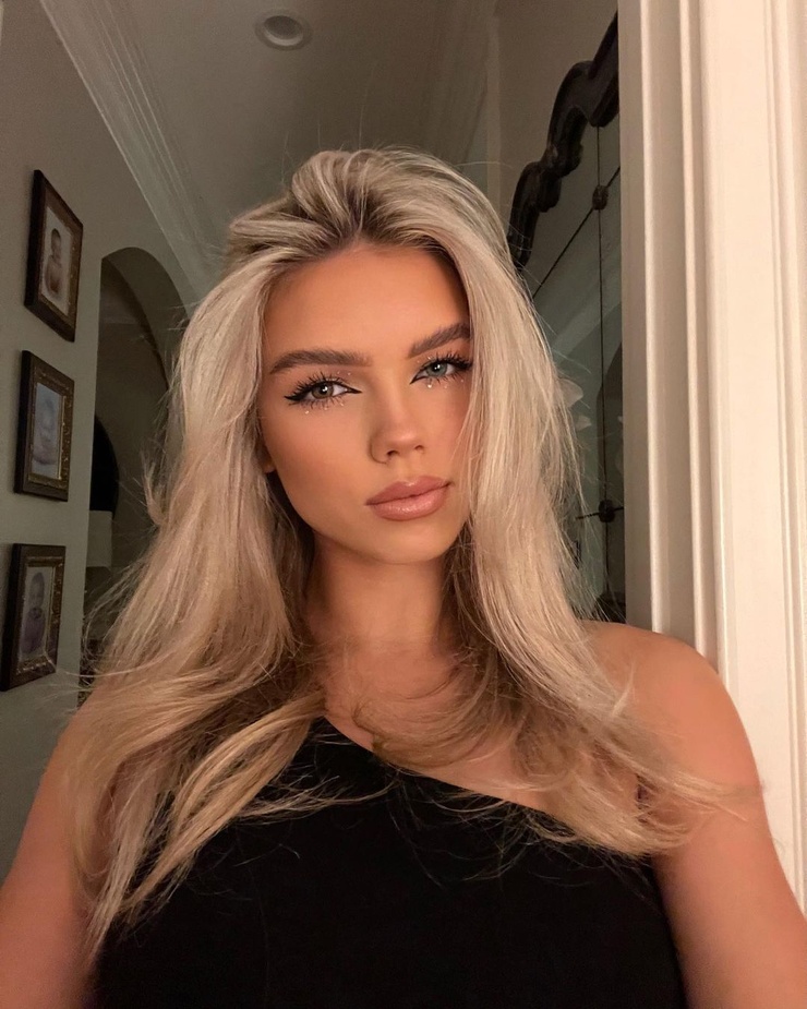 Picture of Caroline Gregory