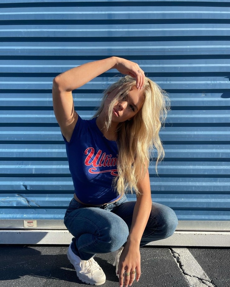 Caroline Gregory picture