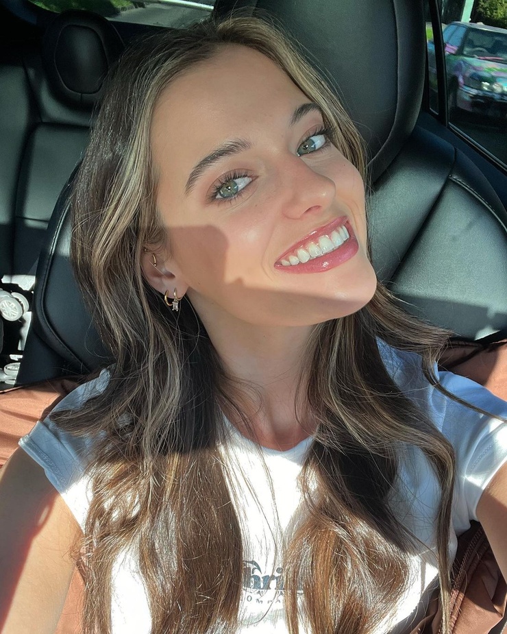 Picture of taya brooks