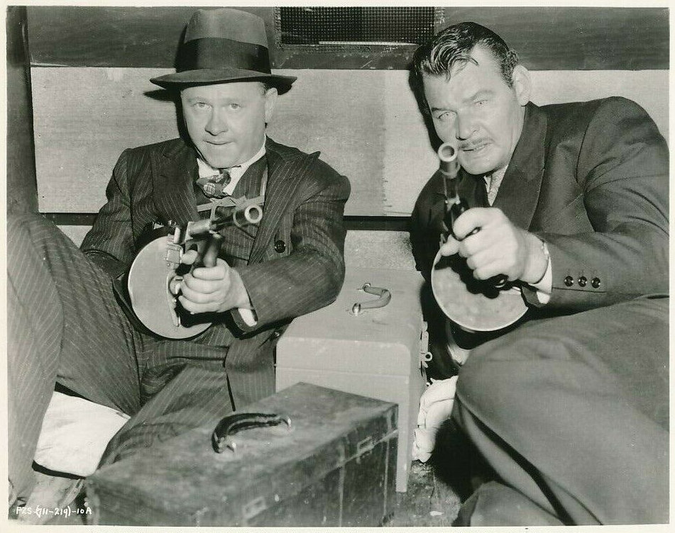Mickey Rooney, Leo Gordon