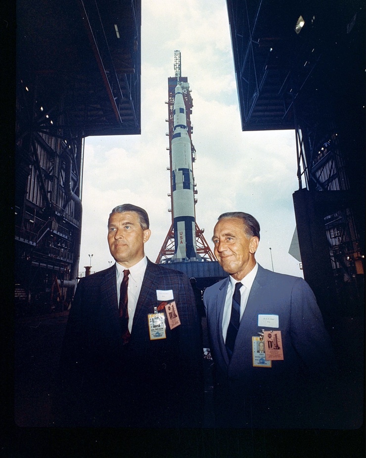 Wernher von Braun, Kurt Debus