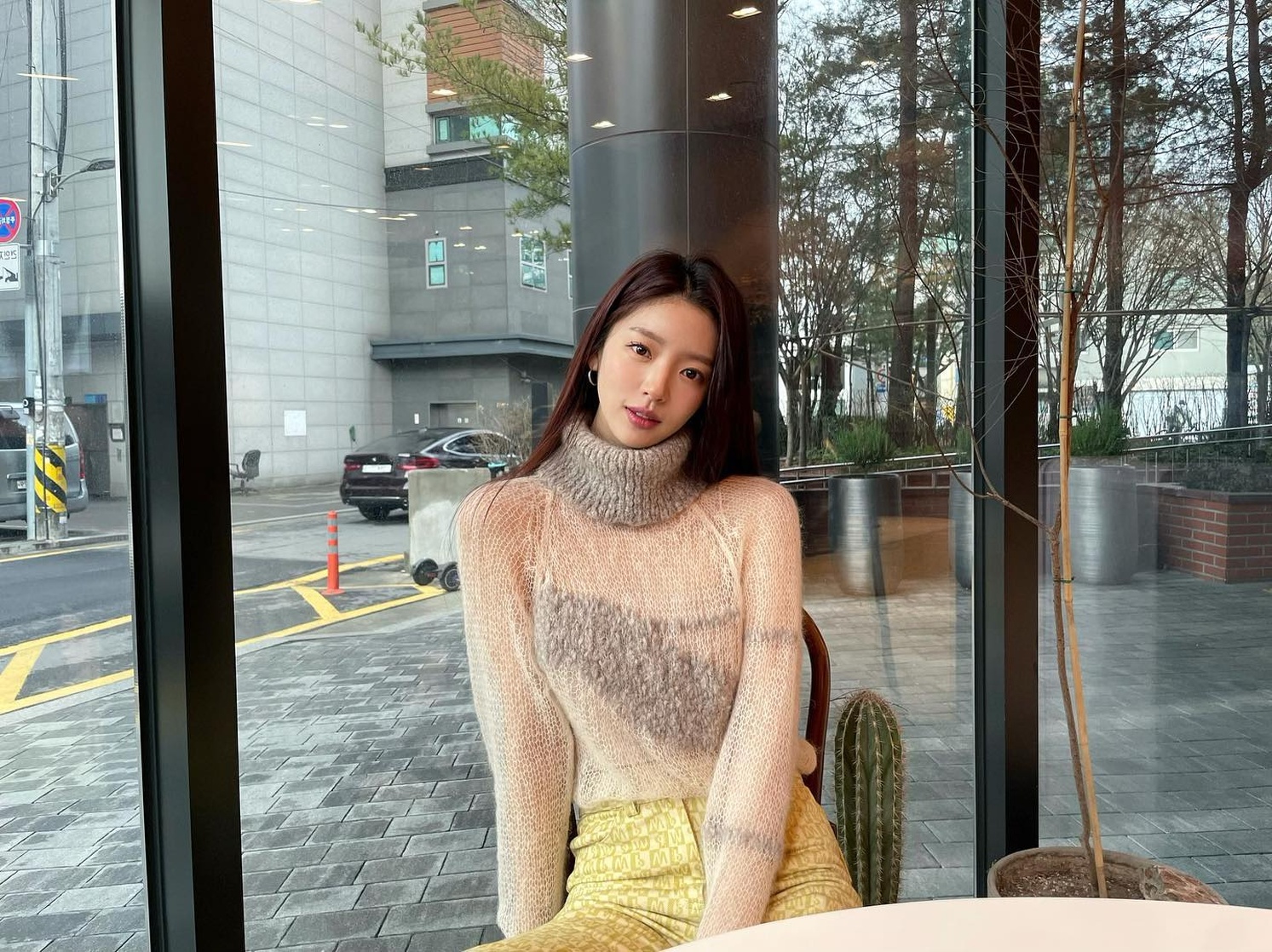 Picture of Hong Ji-Yoon