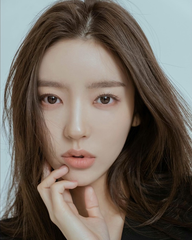 Picture of Hong Ji-Yoon
