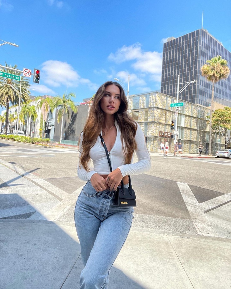 Picture of Brit Manuela (model)