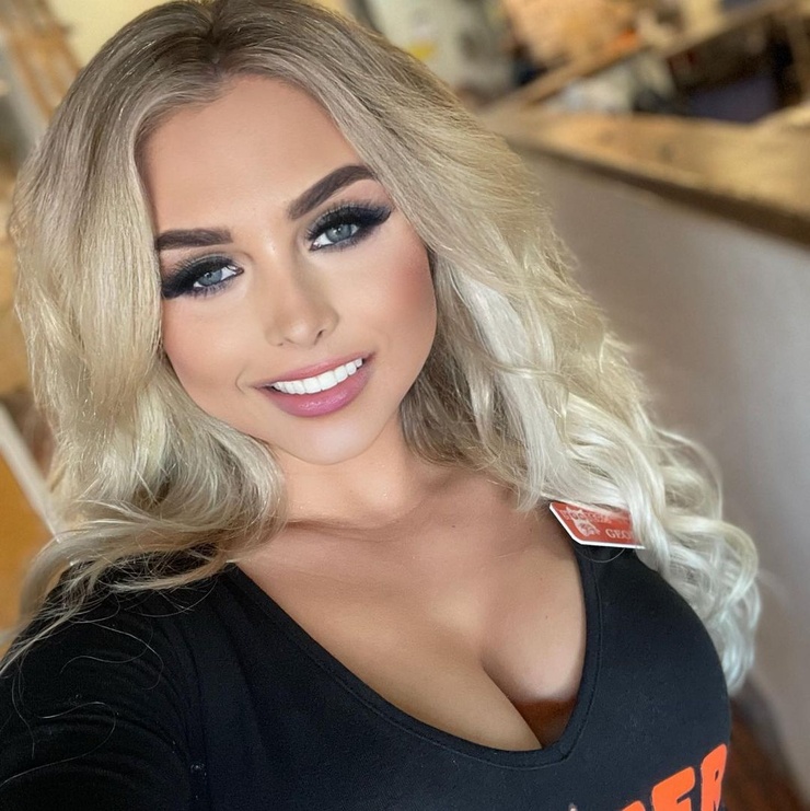 Picture Of Georgia Peach Model