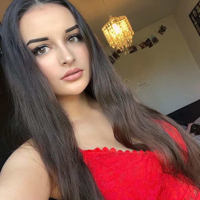 Picture of Aimee Louise