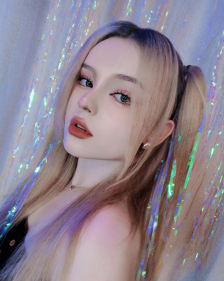 Anna Pan (Anzai) picture